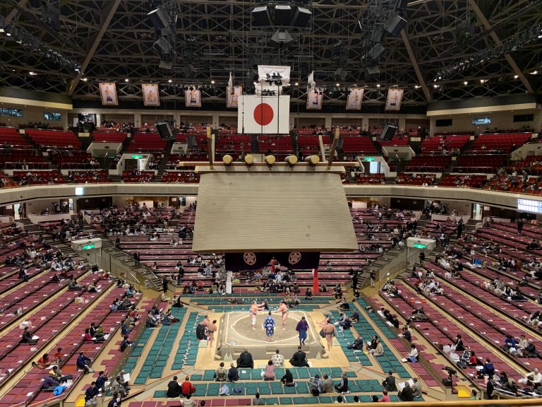 GRAND SUMO : Ryogoku Kokugikan Sumo Arena - ナショナル・スタジアム・ツアーズ